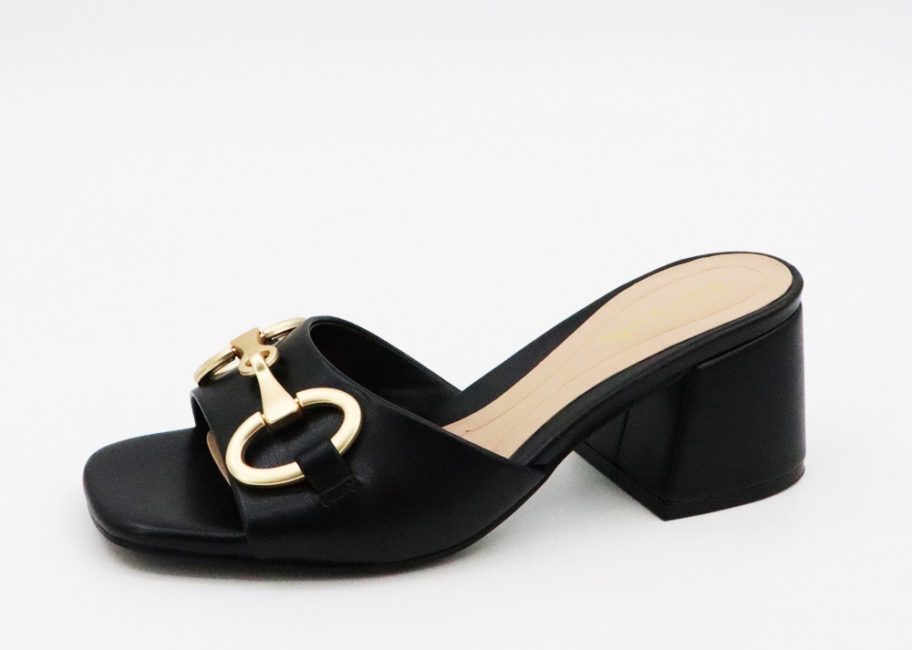 Bobbie Model 05 May 05, 1968 American Singing Star Bobbie Gentry